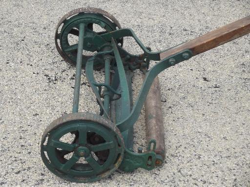 antique Trojan manual push reel lawn mower, WWI vintage w/steel wheels