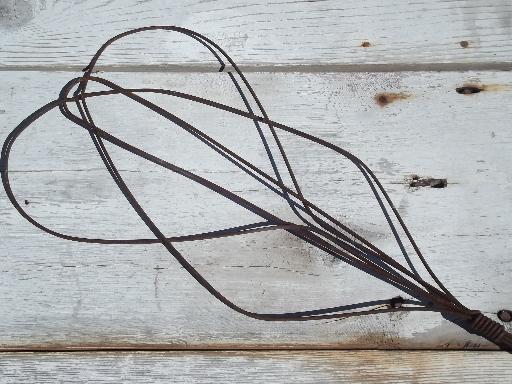 Vintage Rug Beaters/ wire and wood Rug Beaters /Decorative Farm House ...